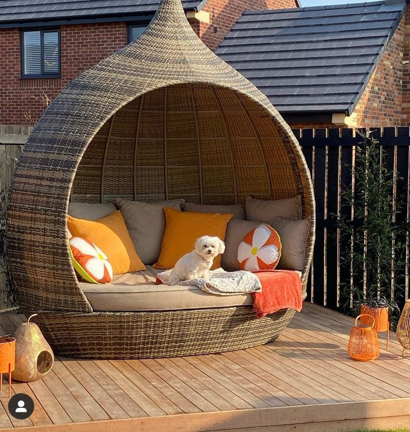 The real 'Pearl Daybed' - Beware of the dupe! — Kubek Furniture