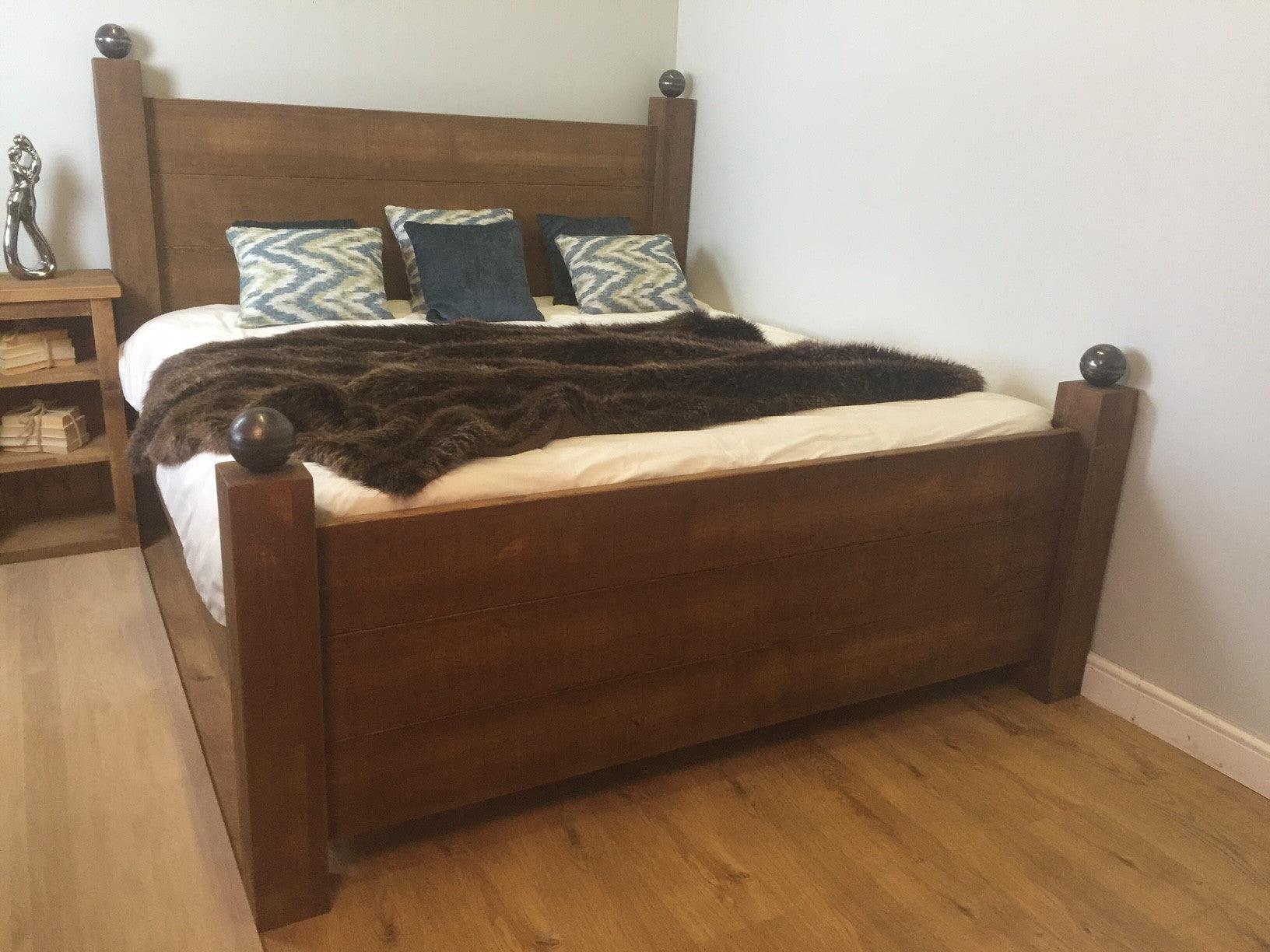 The Authentic Waxed Cannonball Bed – Kubek Furniture
